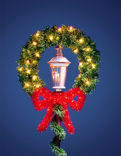 Lamp Post Decorations - Carpenter Decorating Company, Inc.