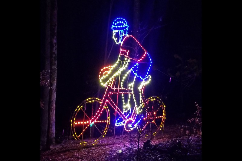 Traditional Ground & Building Displays - Carpenter Decorating Company, Inc.