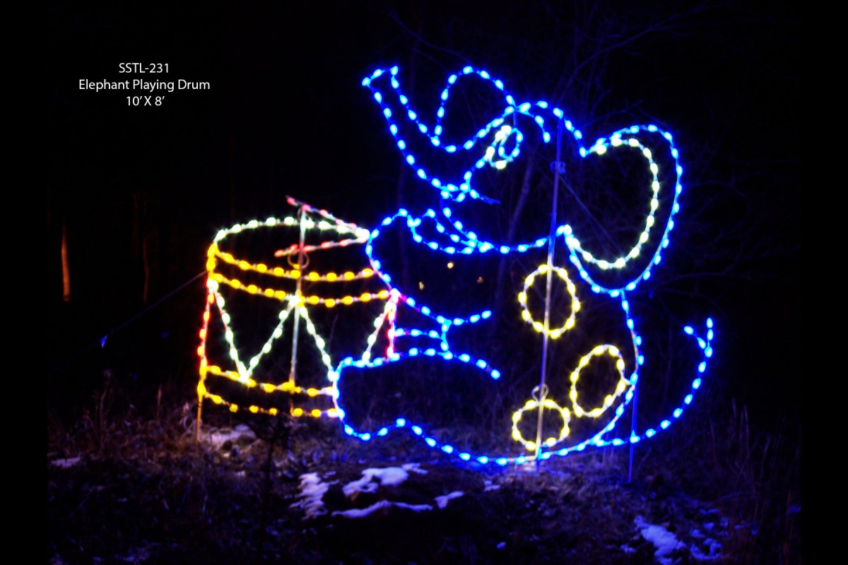 Traditional Ground & Building Displays - Carpenter Decorating Company, Inc.